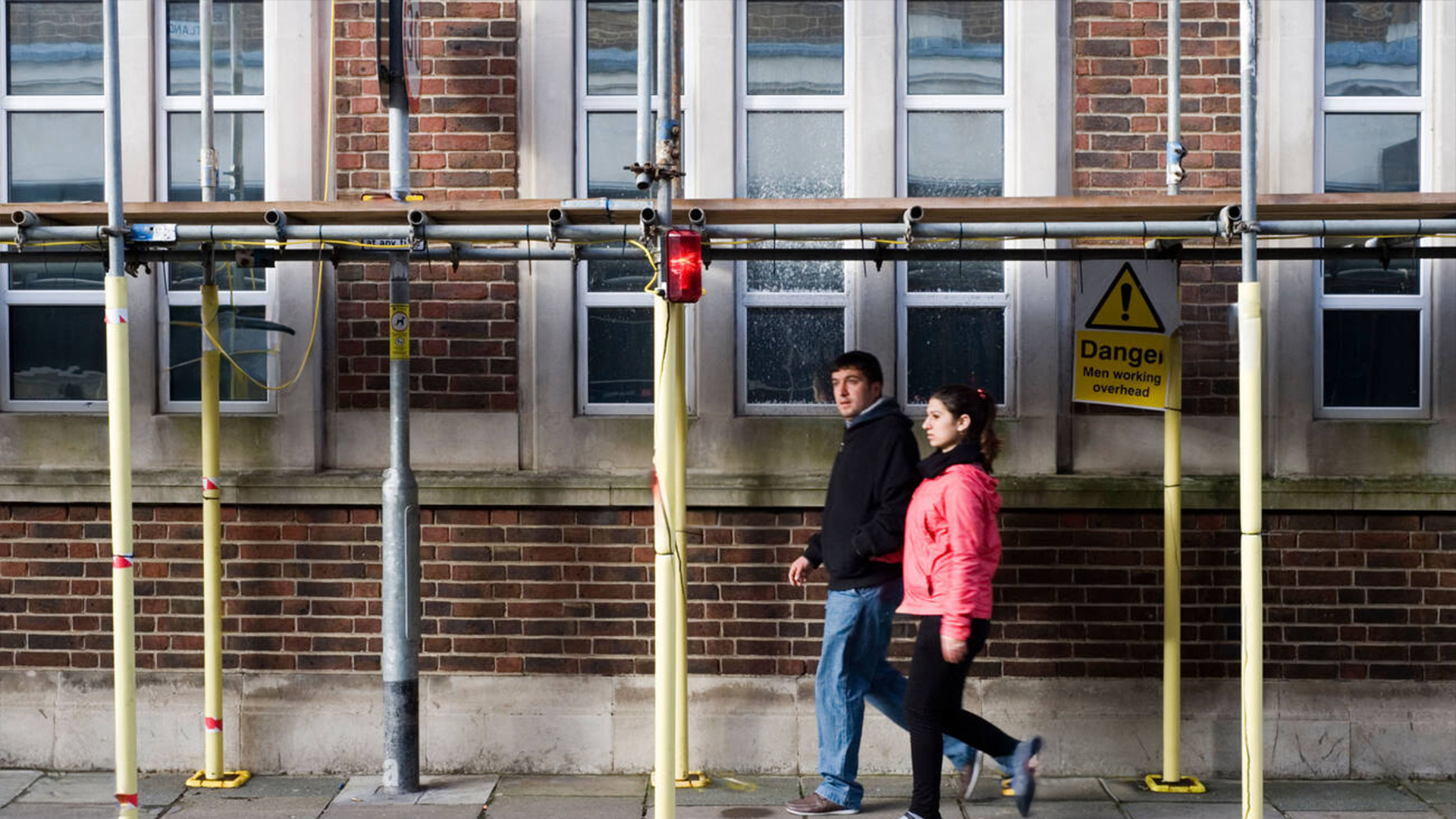 How to Ensure Public Safety When Working with Scaffolding