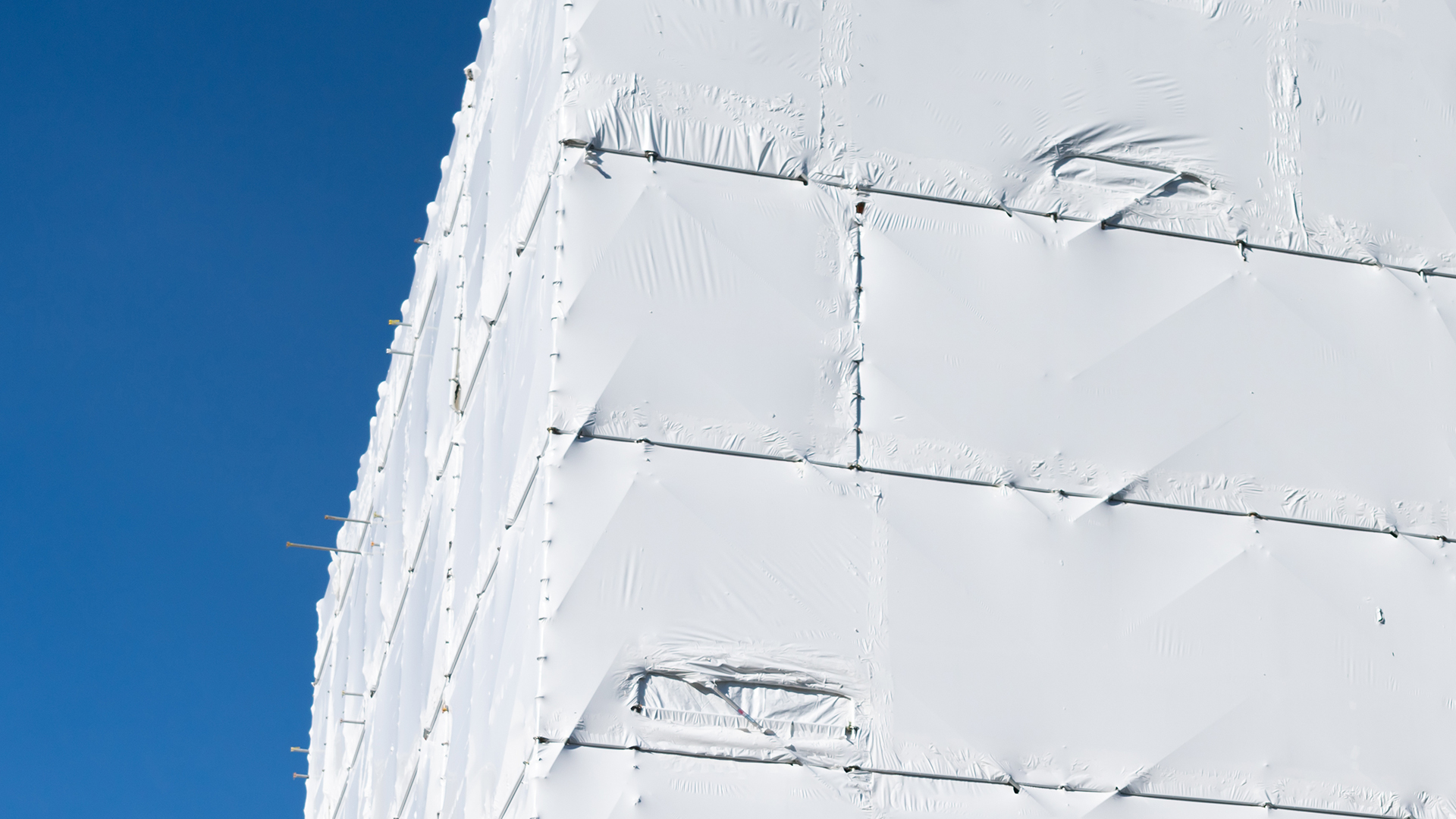 Why You Should Use Shrink Wrap on Scaffold