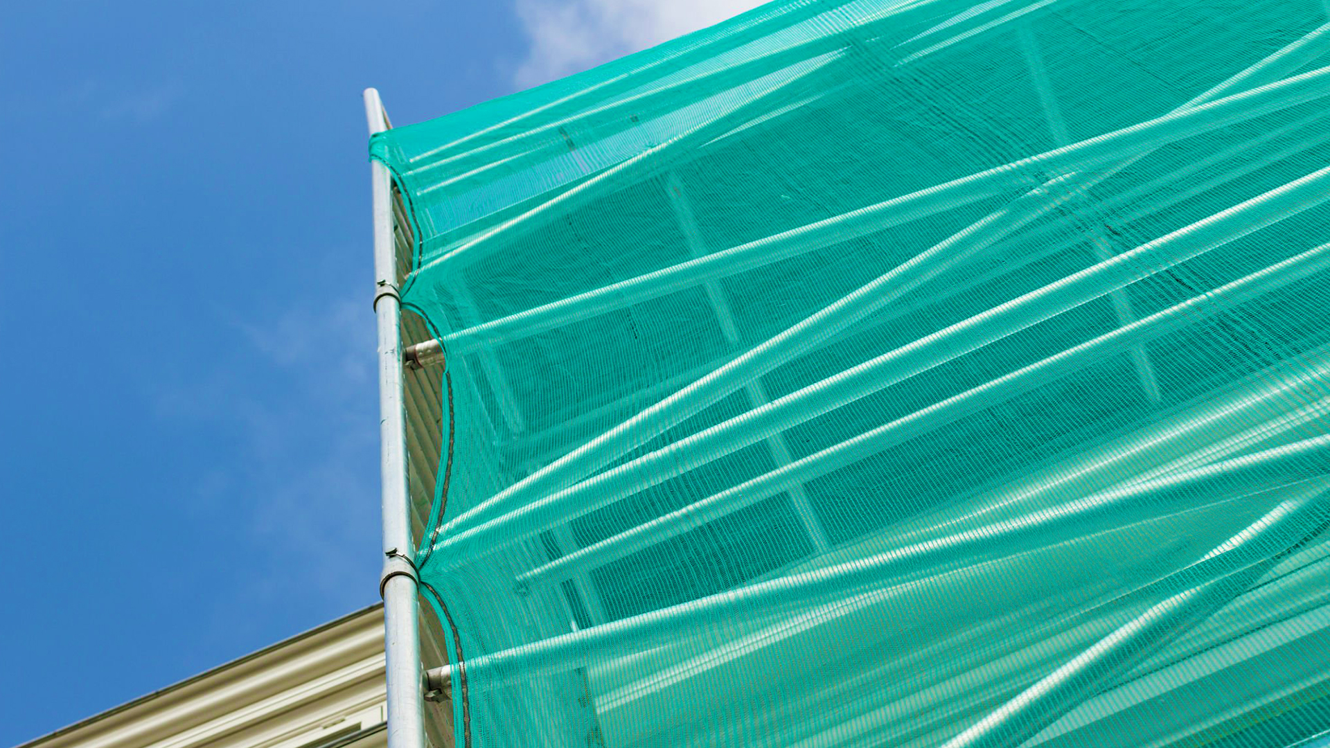 How to Install Debris Netting